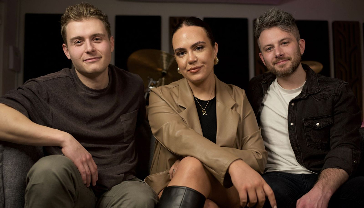 Midnight Sky | Party Covers Band Hire, Midlands